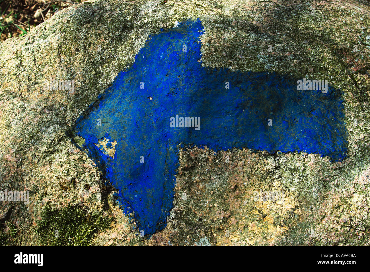Painted blue arrow hi-res stock photography and images - Alamy
