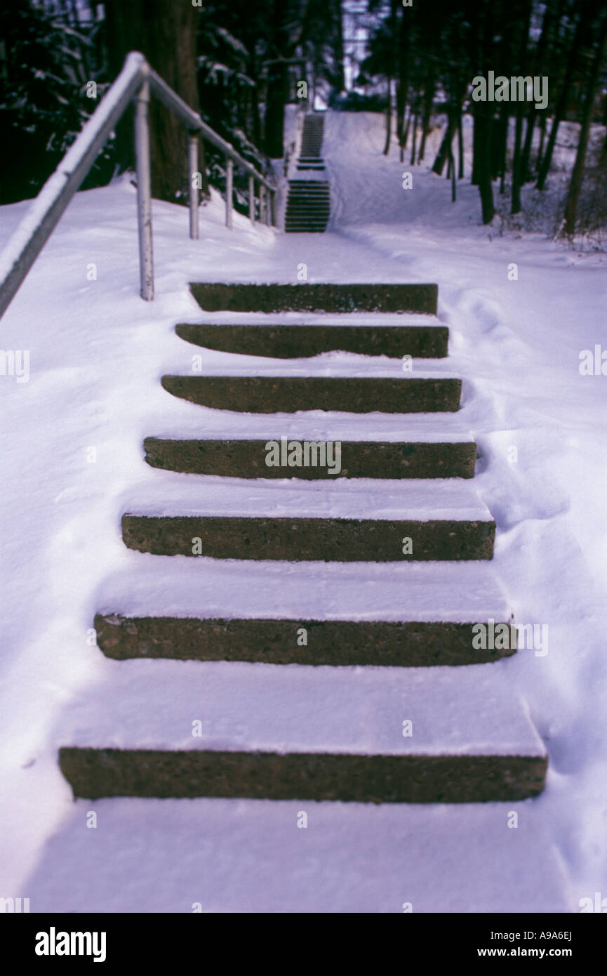 Covered steps hi-res stock photography and images - Alamy
