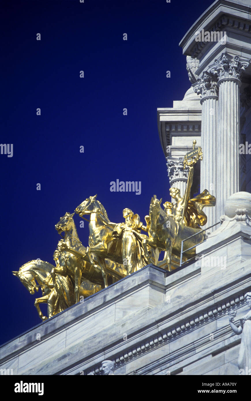 STATE CAPITOL BUILDING (©CASS GILBERT 1905) SAINT PAUL MINNESOTA USA ...