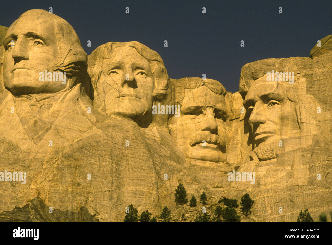 MOUNT RUSHMORE NATIONAL MONUMENT (©GUTZON & LINCOLN BORGLUM 1941) BLACK ...