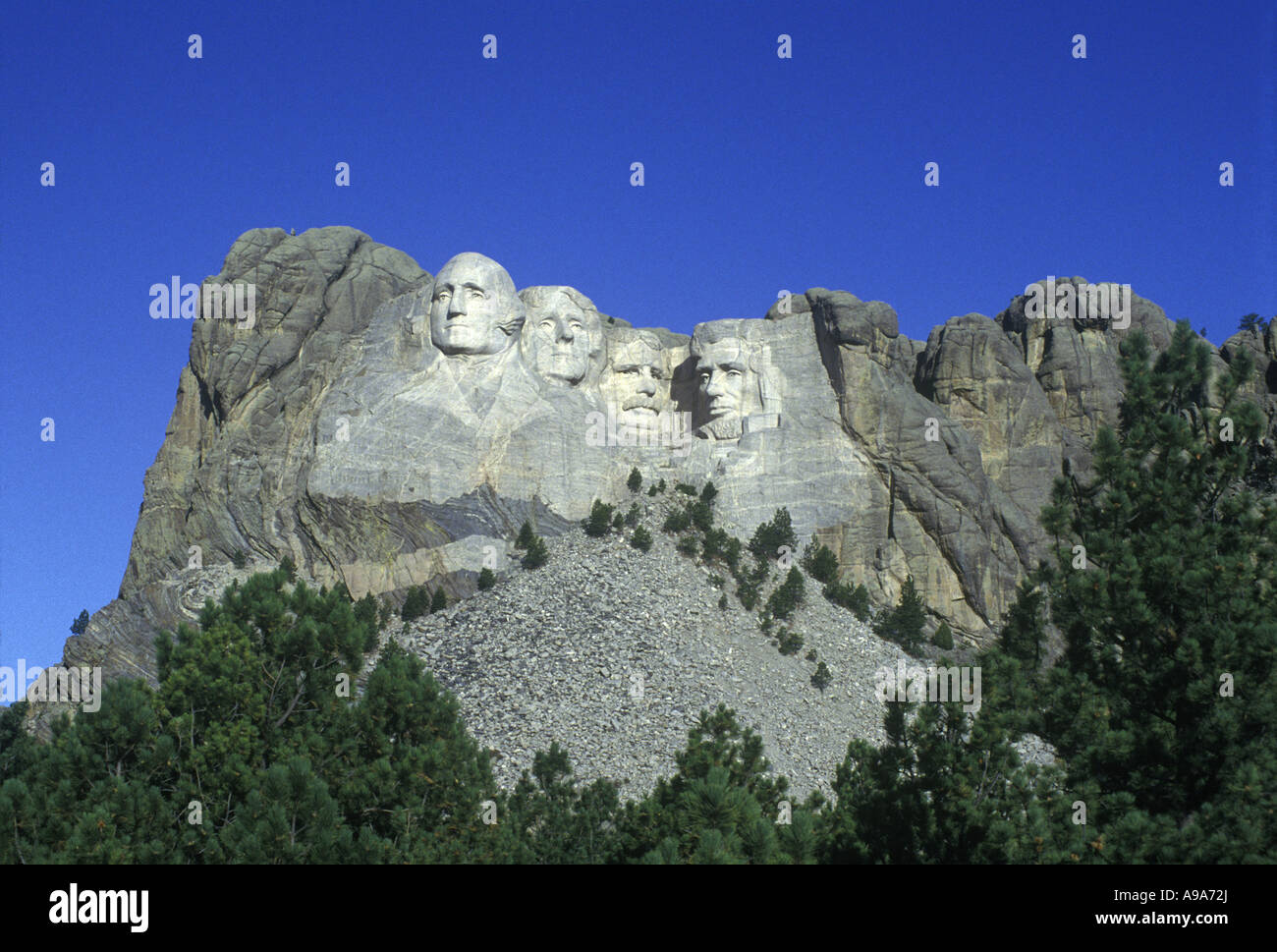 MOUNT RUSHMORE NATIONAL MONUMENT (©GUTZON & LINCOLN BORGLUM 1941) BLACK ...