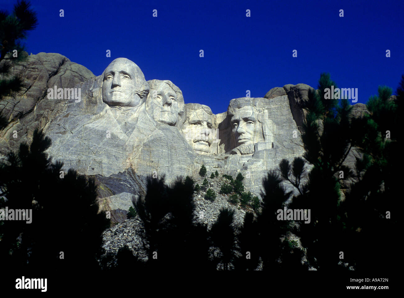 MOUNT RUSHMORE NATIONAL MONUMENT (©GUTZON & LINCOLN BORGLUM 1941) BLACK ...