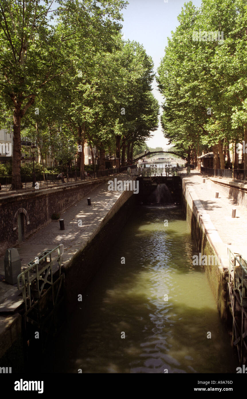 French canal system hi-res stock photography and images - Alamy
