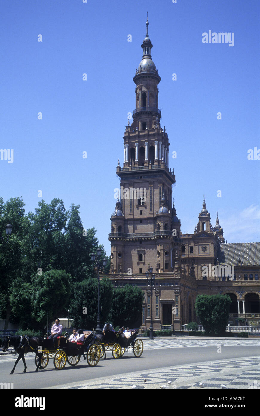 Parque de maría luisa carriage hi-res stock photography and images - Alamy
