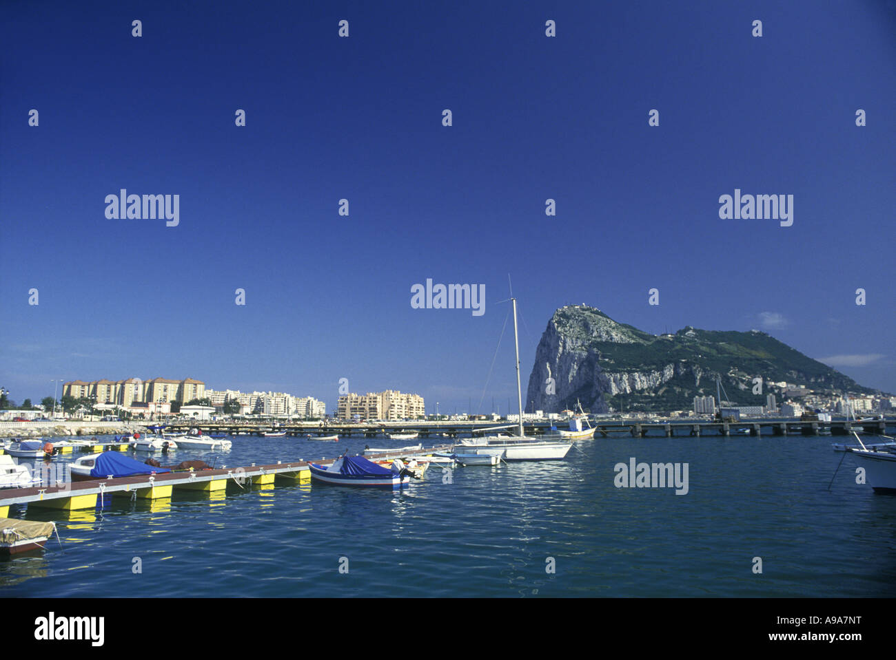 La línea cádiz hi-res stock photography and images - Alamy