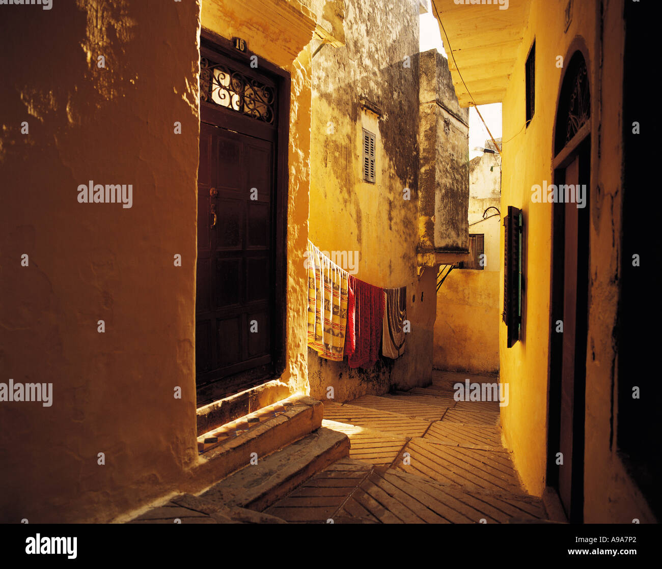 Washing lane hi-res stock photography and images - Alamy