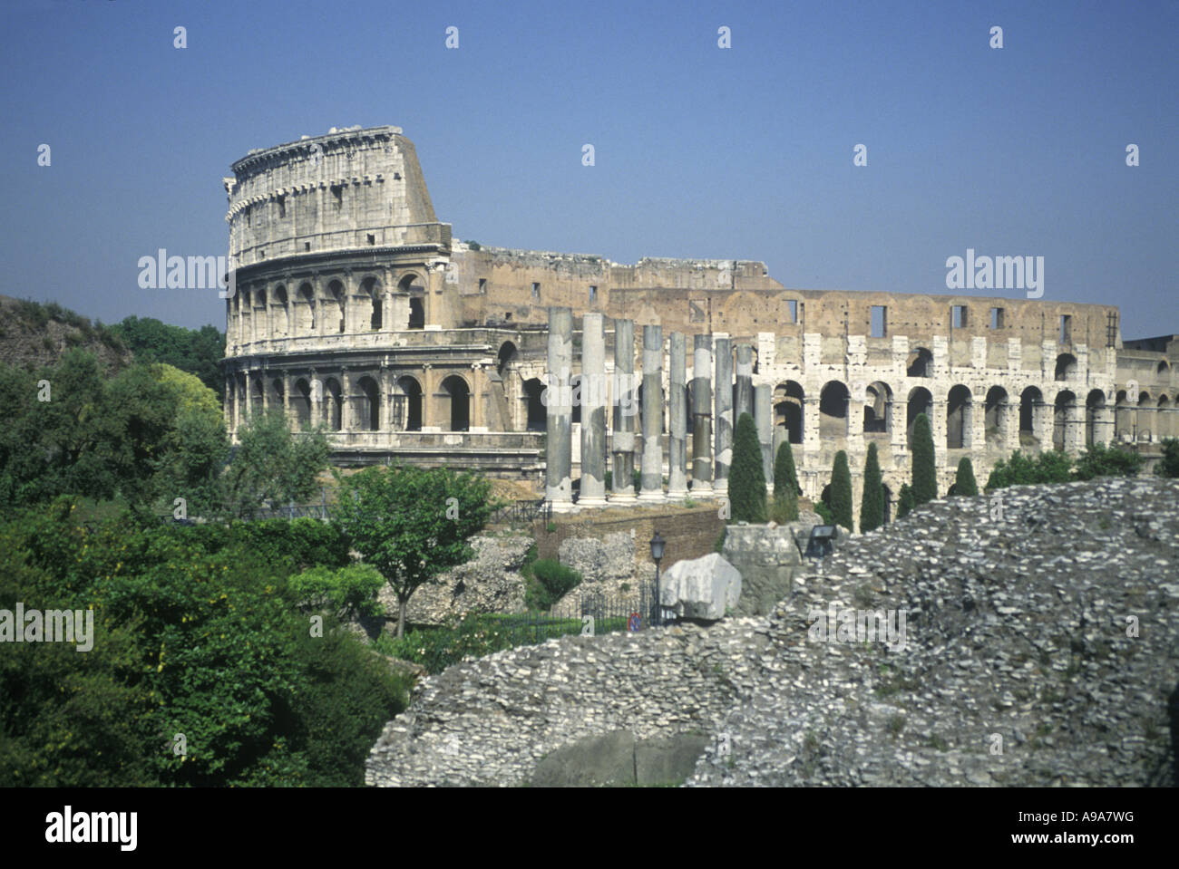 ROMAN COLOSSEUM RUINS ROME ITALY Stock Photo - Alamy