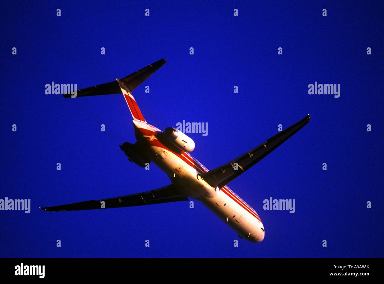 COMMERCIAL PASSENGER AIRCRAFT Stock Photo - Alamy