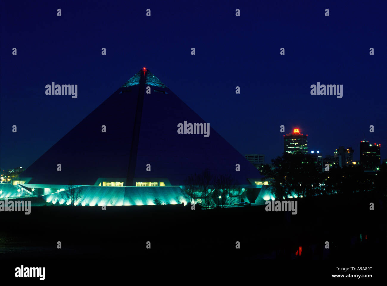 Memphis Tennessee Pyramid High Resolution Stock Photography and Images ...