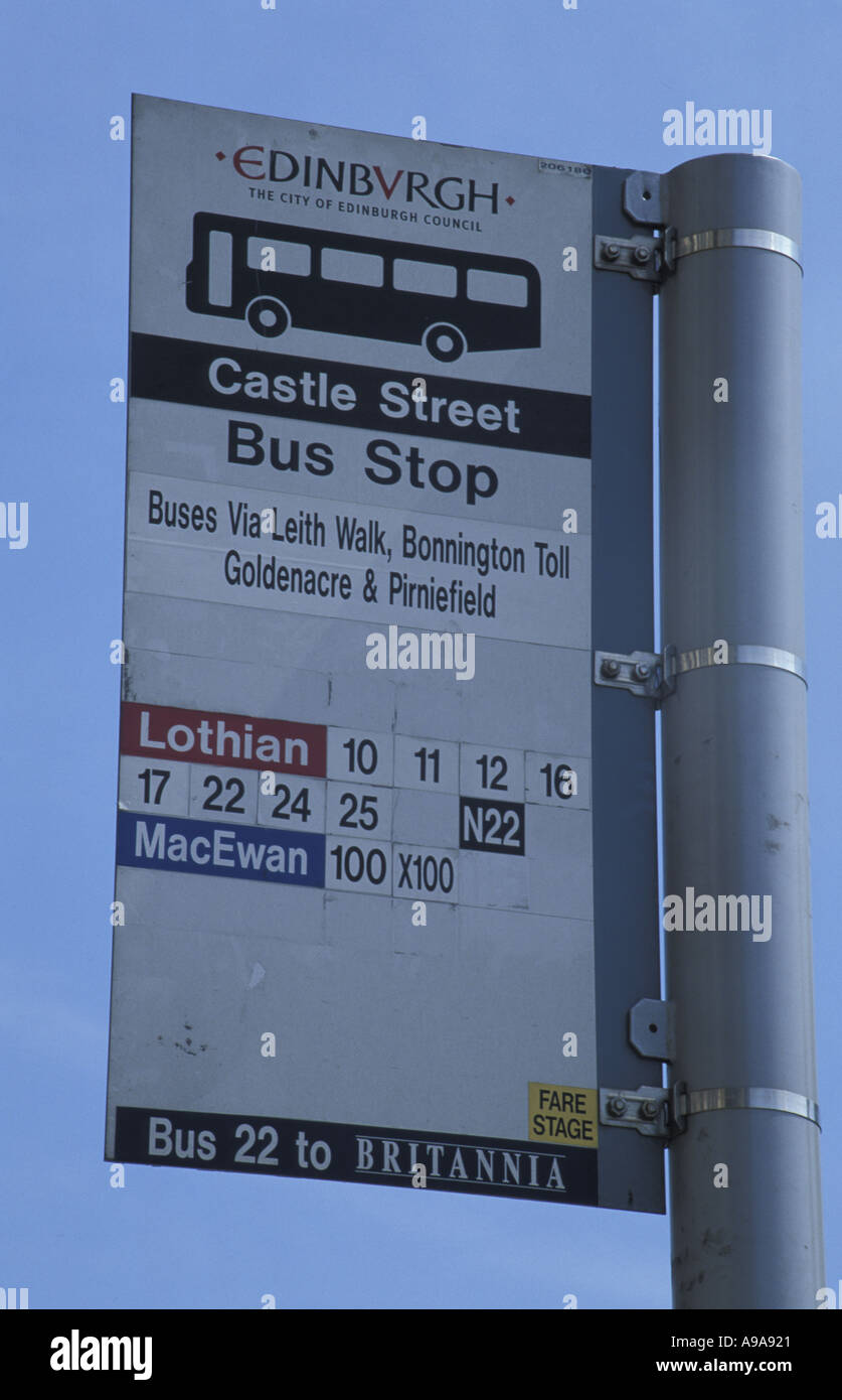 Lothian bus edinburgh castle hi-res stock photography and images - Alamy