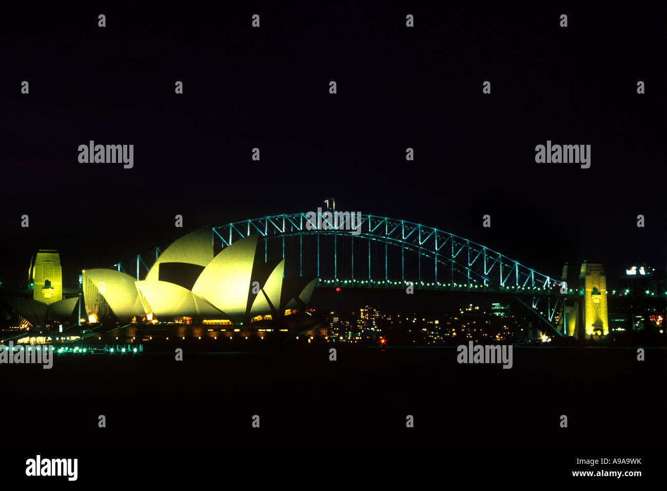 OPERA HOUSE (©JORN UTZON 1963) SYDNEY HARBOUR SKYLINE NEW SOUTH WALES ...