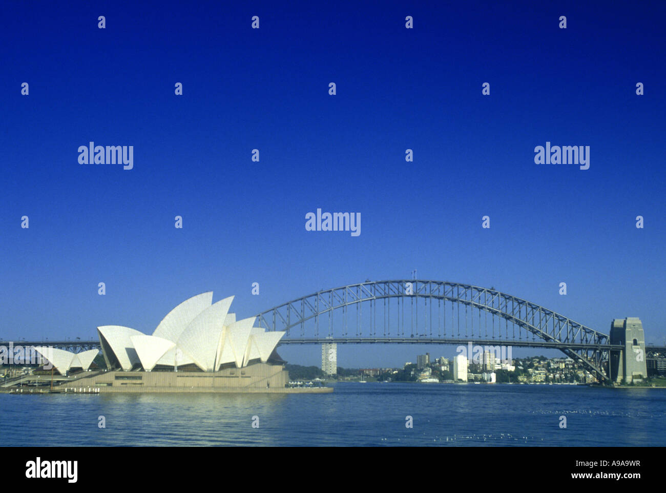 OPERA HOUSE (©JORN UTZON 1963) SYDNEY HARBOUR SKYLINE NEW SOUTH WALES ...
