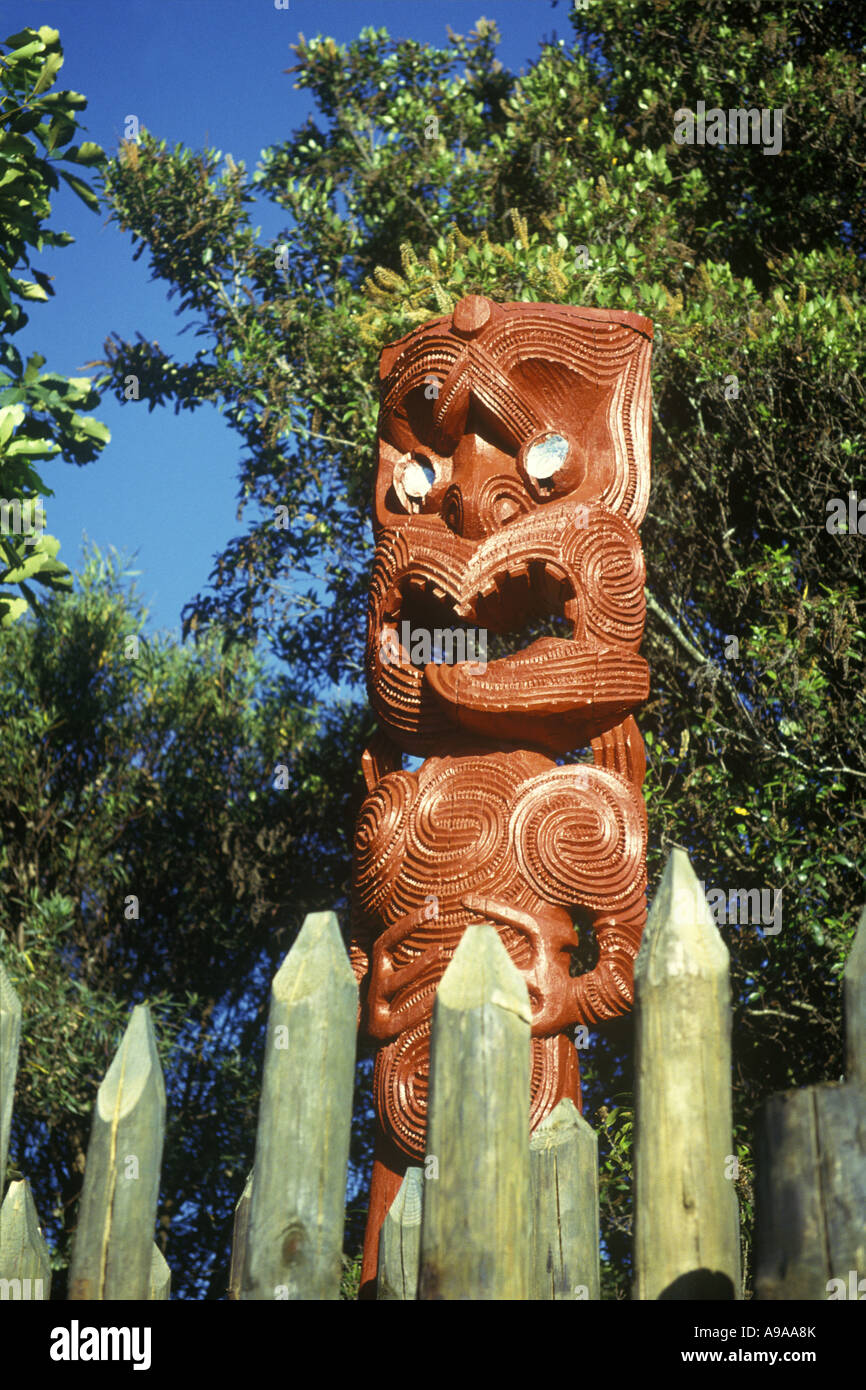 CARVED MAORI STATUE WHAKAREWAREWA ROTORUA NORTH ISLAND NEW ZEALAND ...