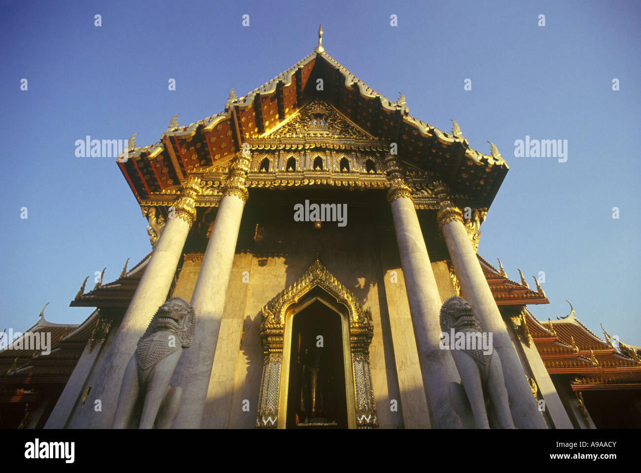 WAT BENCHAMABOPIT MARBLE TEMPLE BANGKOK THAILAND Stock Photo - Alamy