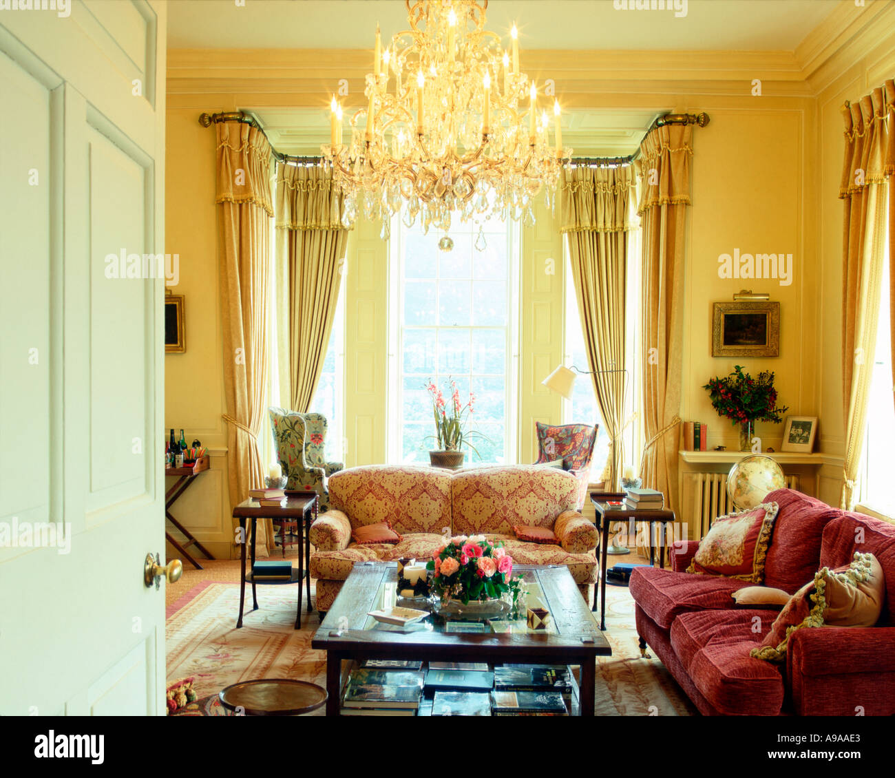 18th century country house hi-res stock photography and images - Alamy