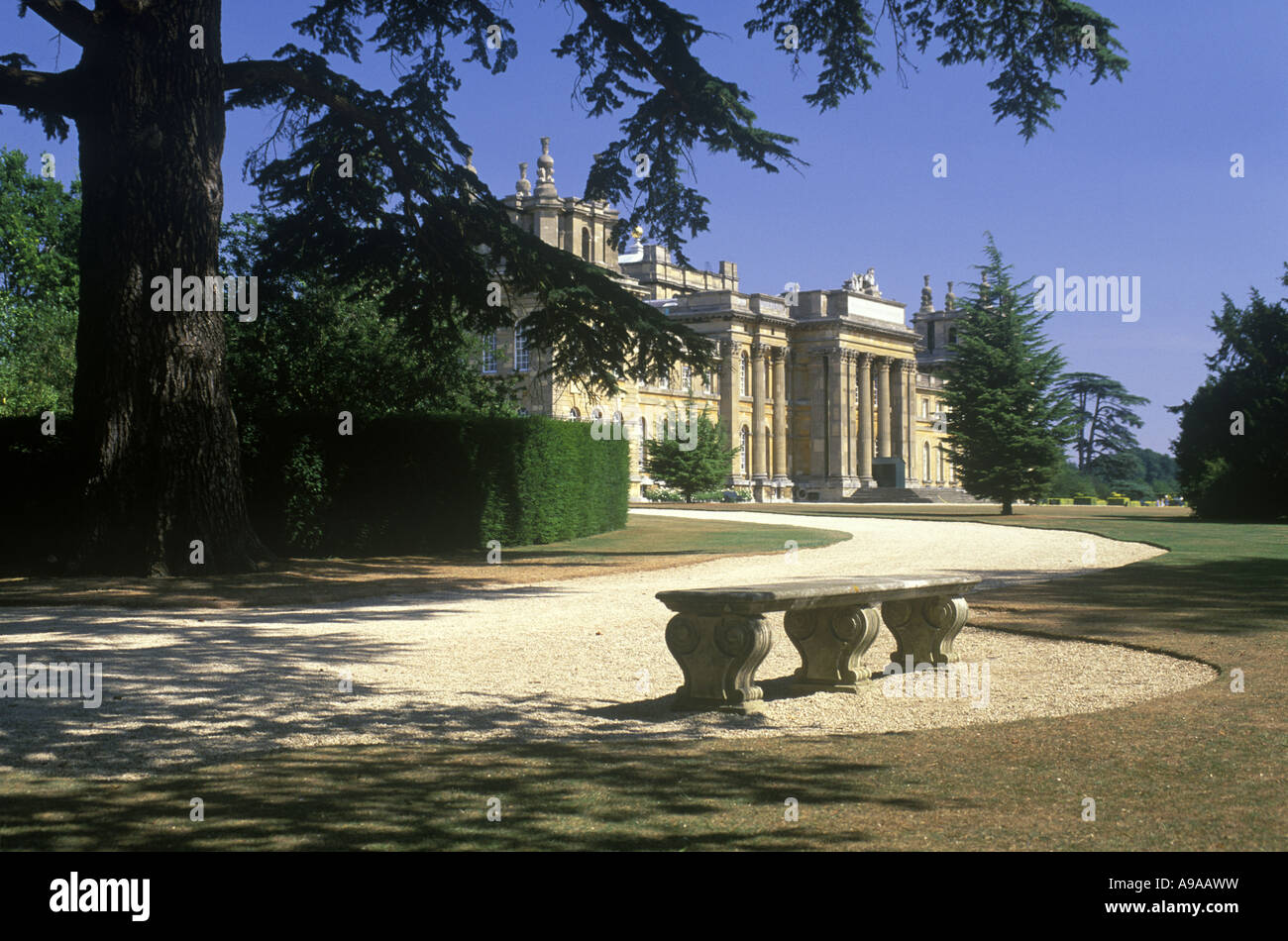 STONE BENCH BLENHEIM PALACE (©JOHN VANBRUGH 1722) WOODSTOCK OXFORDSHIRE ...