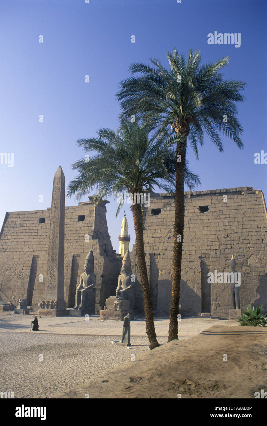 RAMSES II ENTRANCE PYLON TEMPLE OF LUXOR LUXOR EGYPT Stock Photo - Alamy