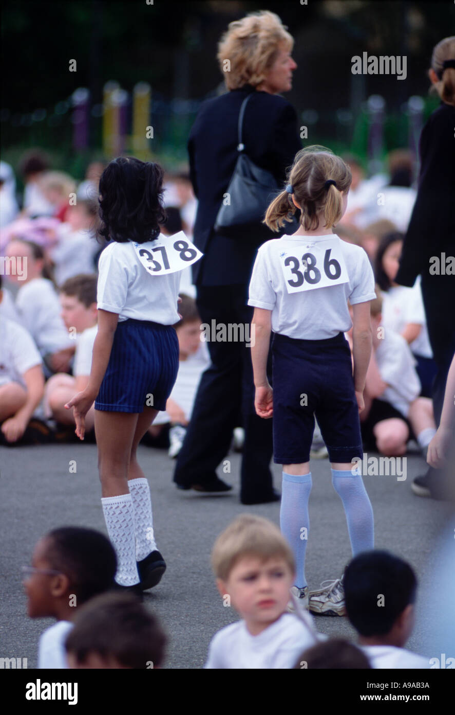 Girls school playground uk hi-res stock photography and images - Alamy