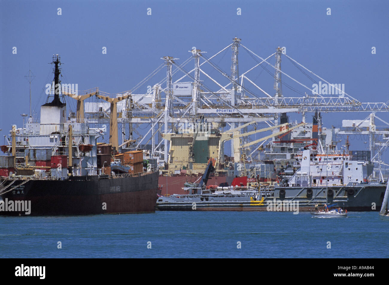 South Africa shipping on Duncan Dock Cape Town Harbour Stock Photo - Alamy