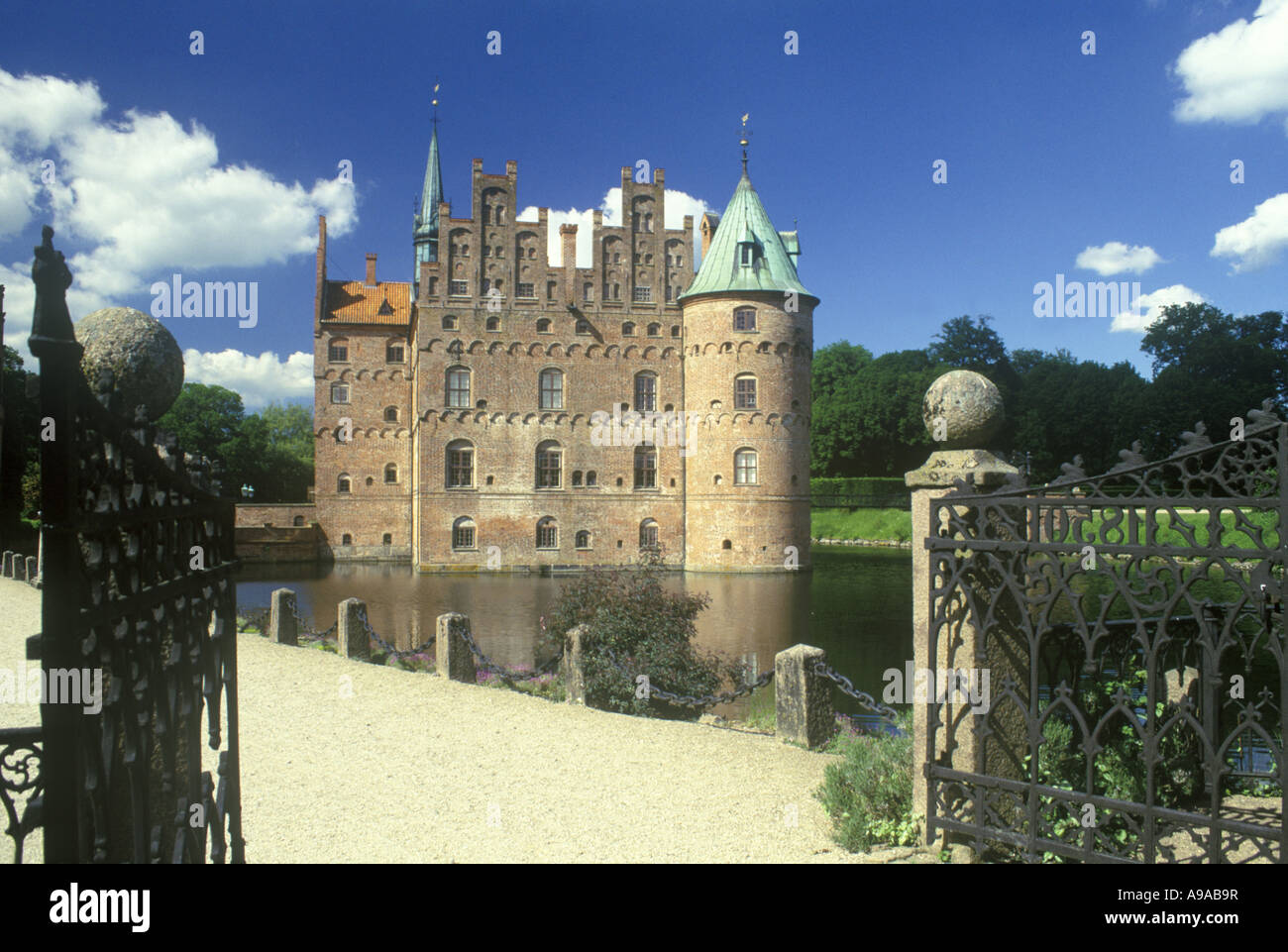 EGESKOV SLOT CASTLE FYN ISLAND KVAERNDRUP FUNEN DENMARK Stock Photo - Alamy