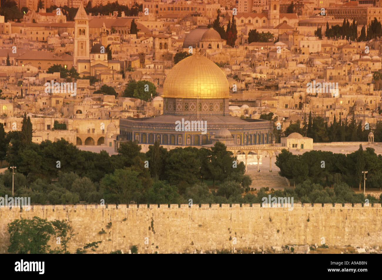 DOME OF THE ROCK OMAR MOSQUE TEMPLE MOUNT JERUSALEM ISRAEL Stock Photo ...