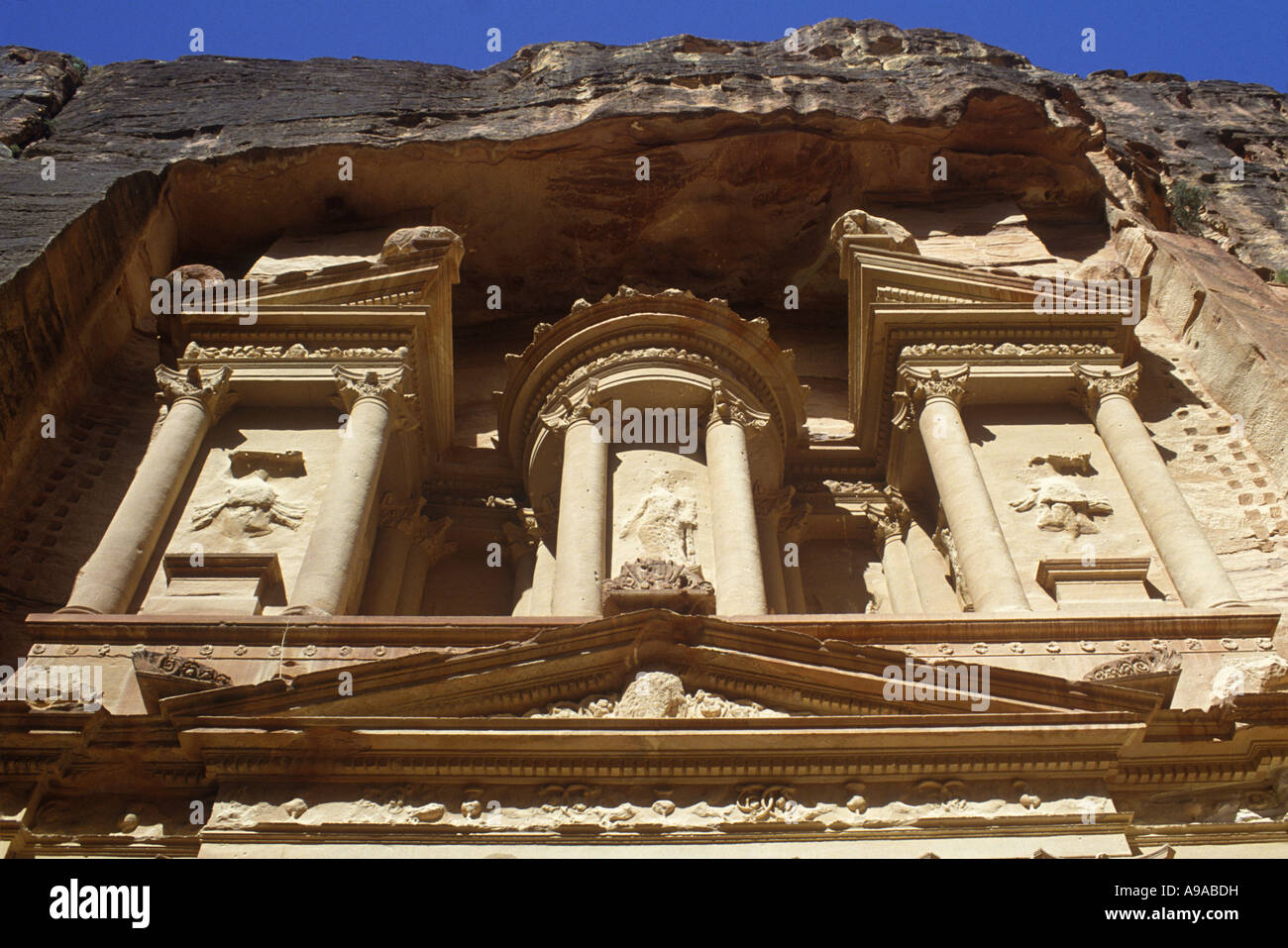 Al khaznah the treasury hi-res stock photography and images - Alamy