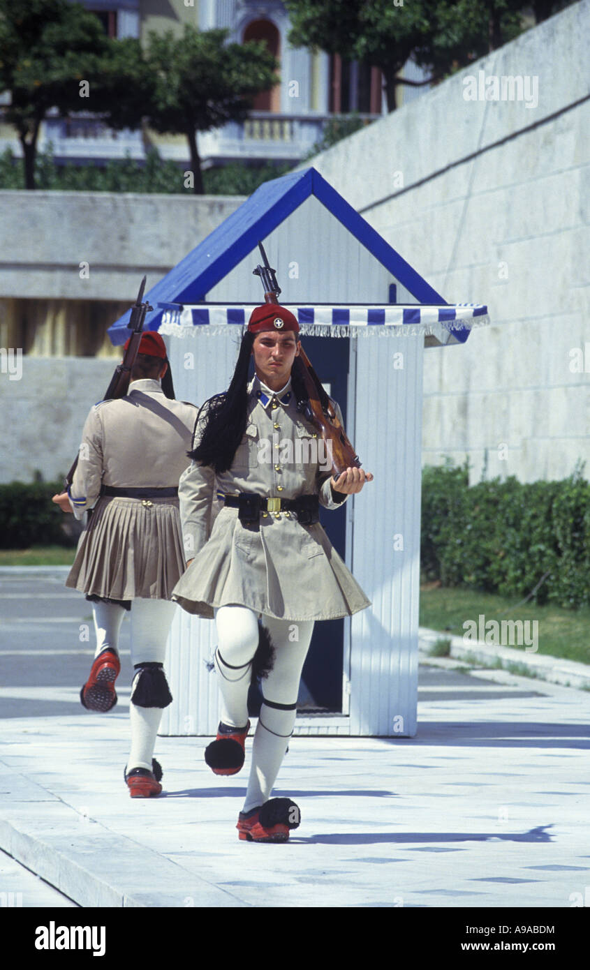 CHANGING OF THE EVZON HONOUR GUARD TOMB OF UNKNOWN SOLDIER ATHENS ...