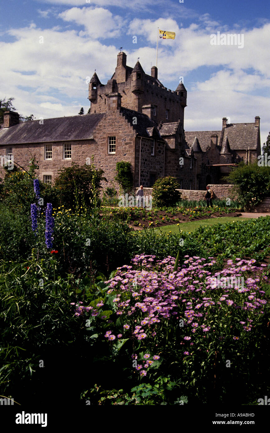 Cawdor castle scotland scottish hi-res stock photography and images - Alamy