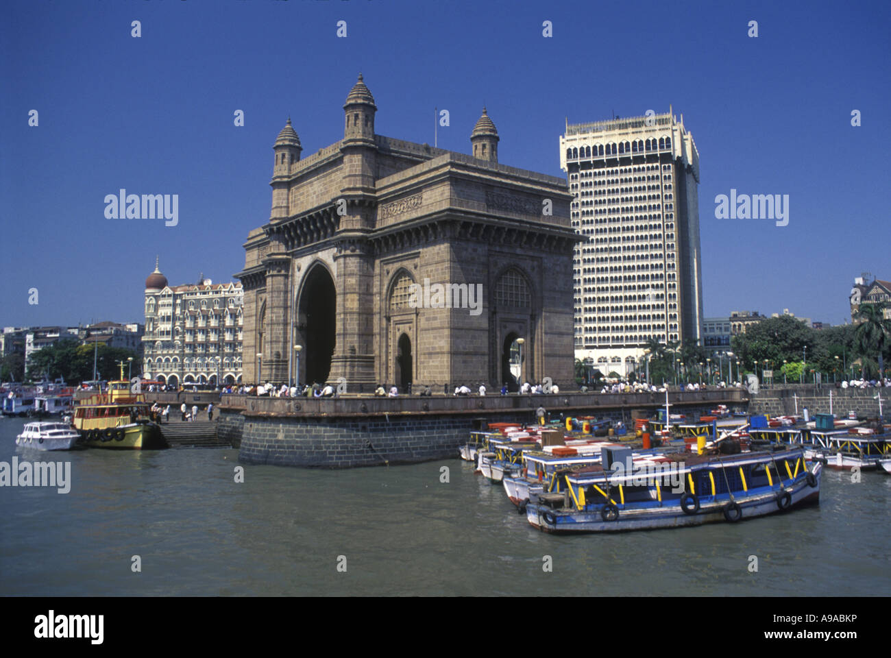 FERRY BOATS GATEWAY TO INDIA TAJ TOWER HOTEL APOLLO BUNDER WATERFRONT ...