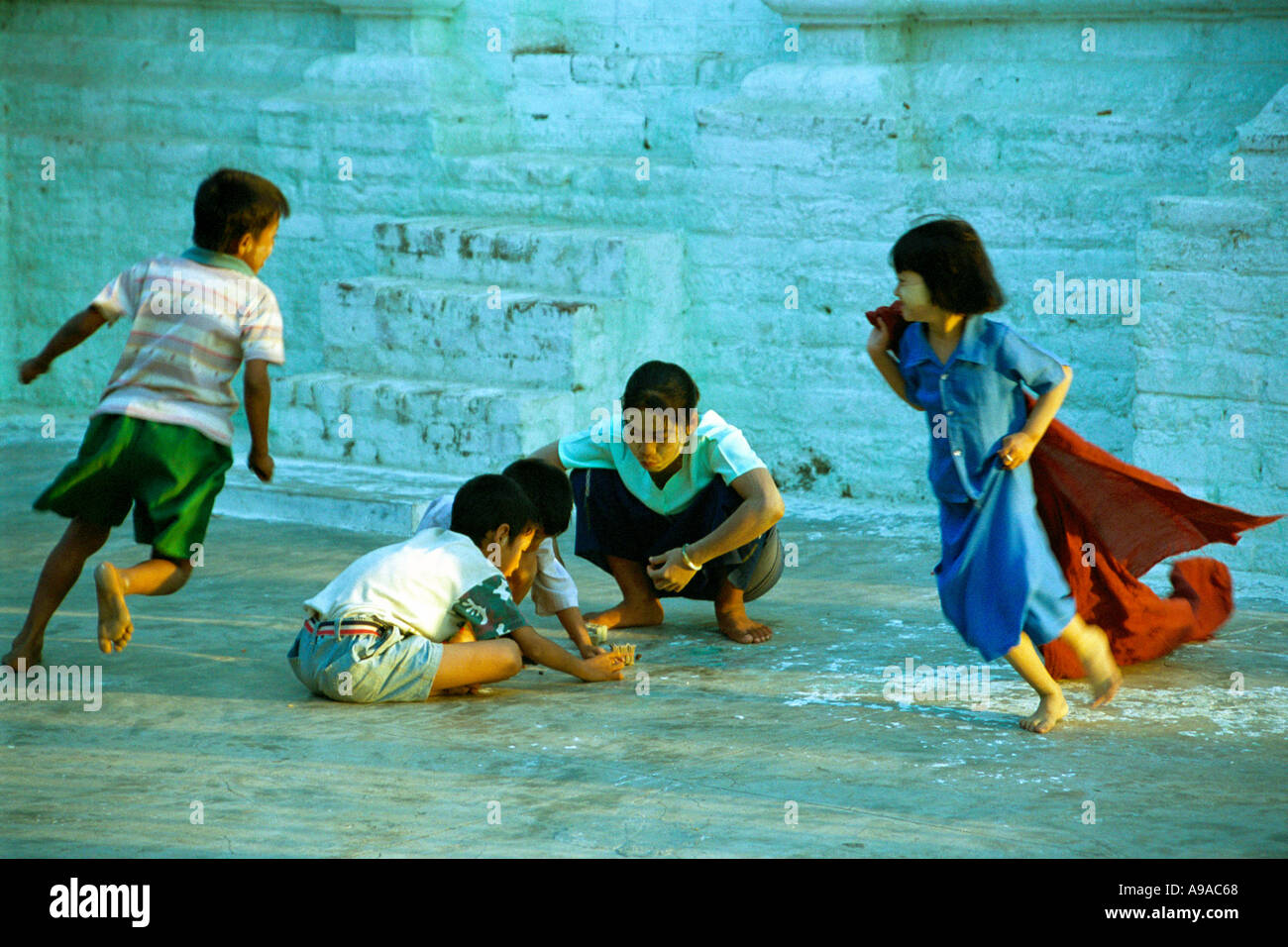 Poor, shoeless children hi-res stock photography and images - Alamy