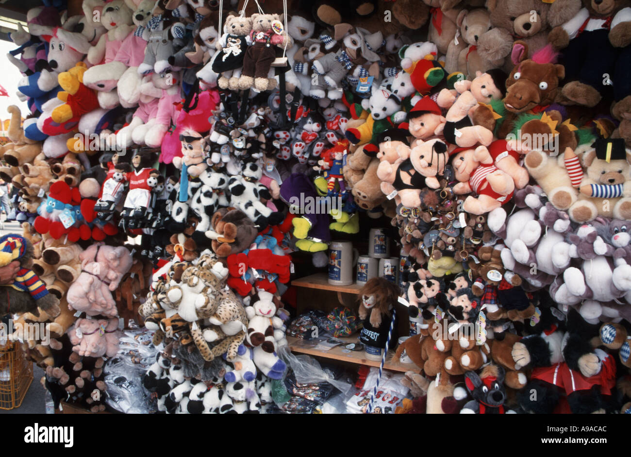 Jumbled mass hi-res stock photography and images - Alamy