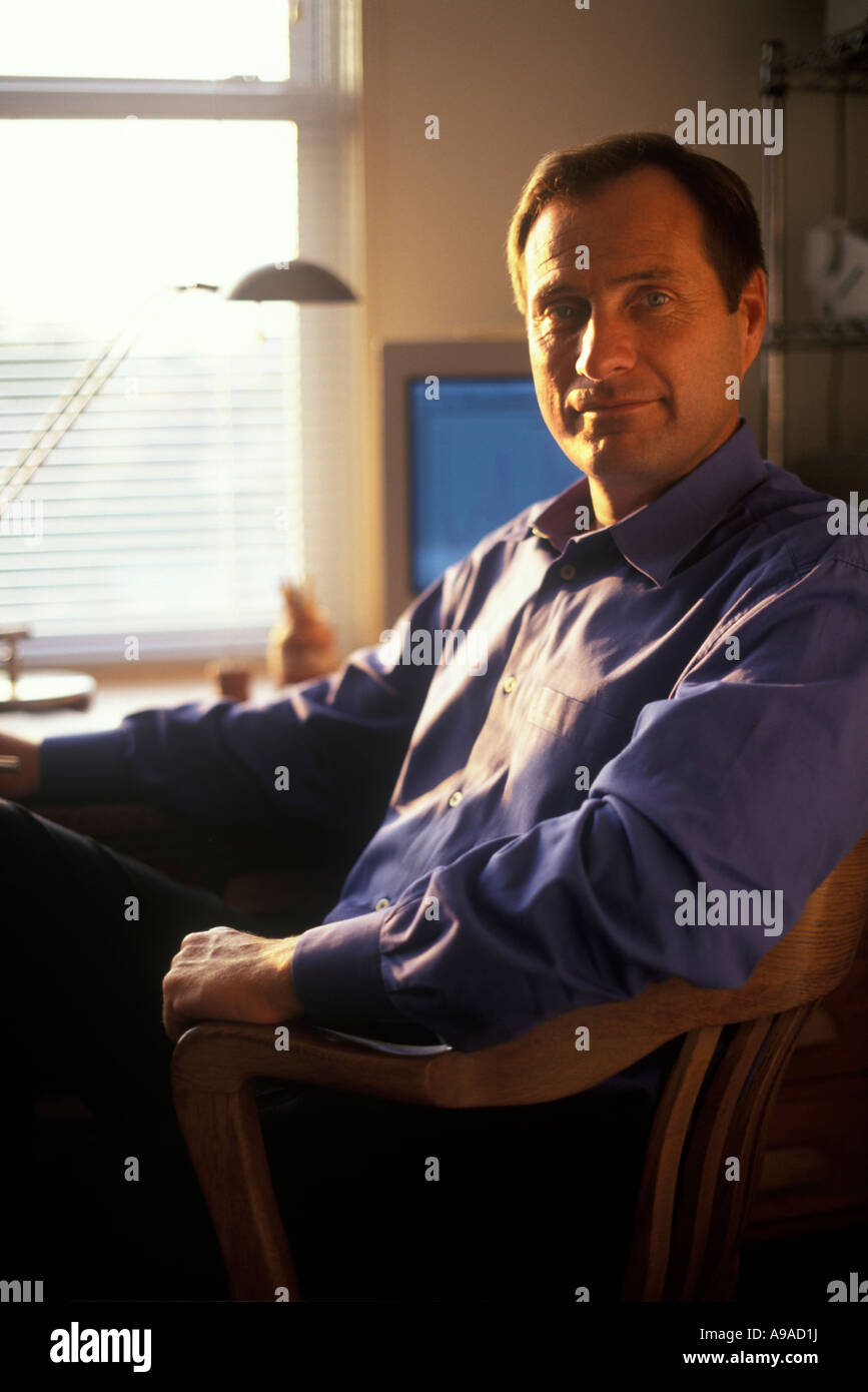 1998 HISTORICAL MAN WORKING FROM HOME IN HOME OFFICE Stock Photo - Alamy