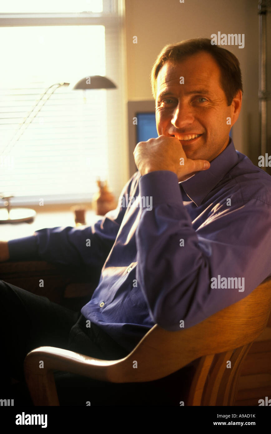 1998 HISTORICAL MAN WORKING FROM HOME IN HOME OFFICE Stock Photo - Alamy