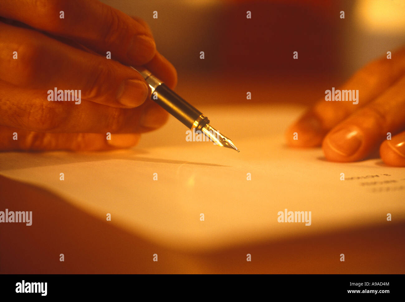 OFFICE WORKER SIGNS DOCUMENTS Stock Photo - Alamy