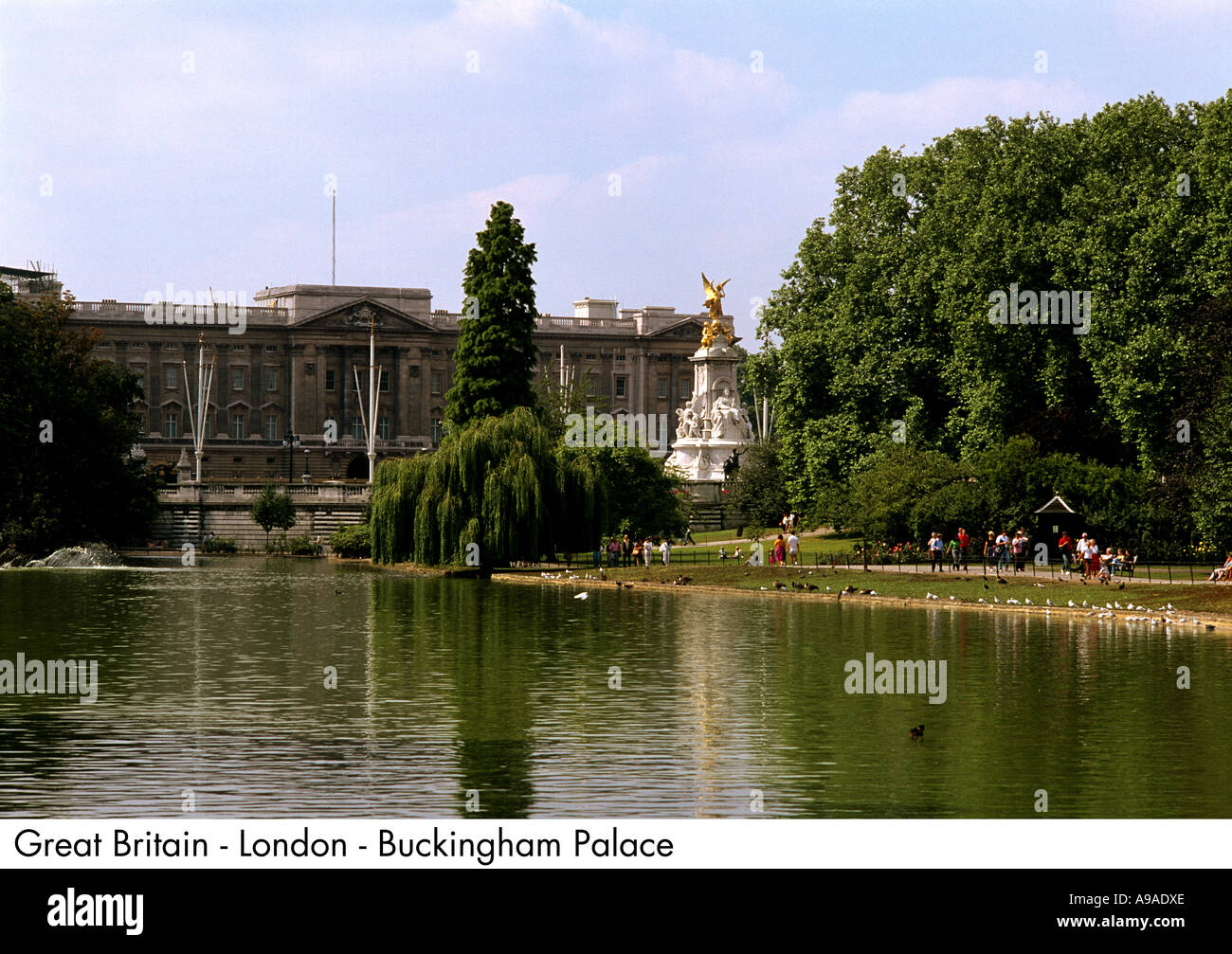 Britain london buckingham palace hi-res stock photography and images ...
