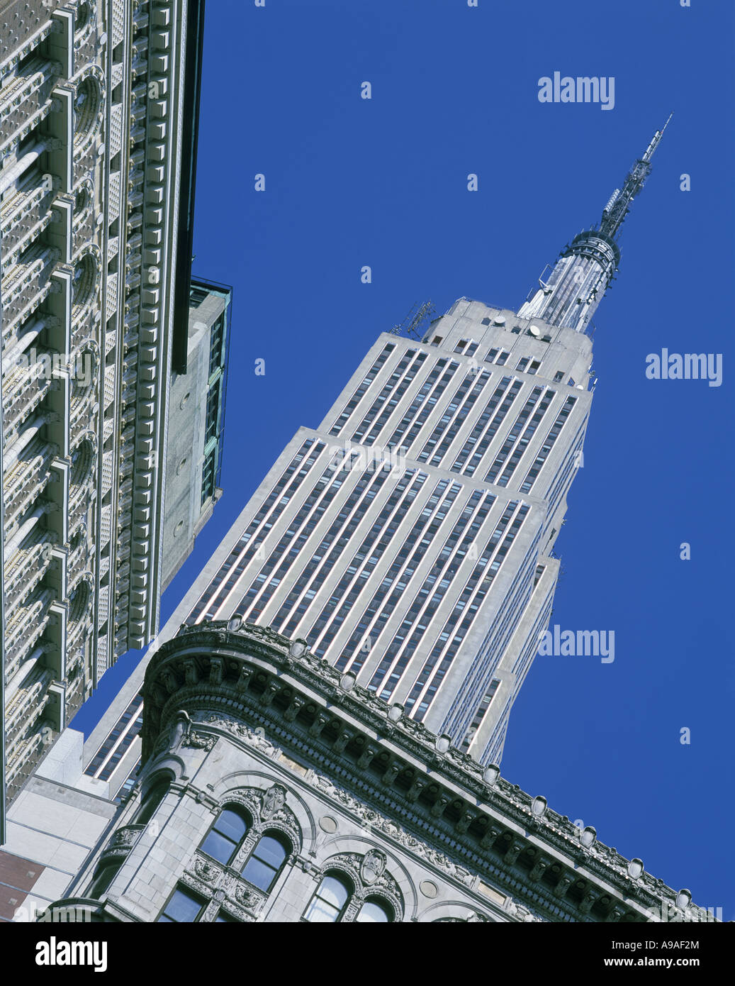 EMPIRE STATE BUILDING (©SHREVE LAMB & HARMON 1931) MIDTOWN MANHATTAN ...