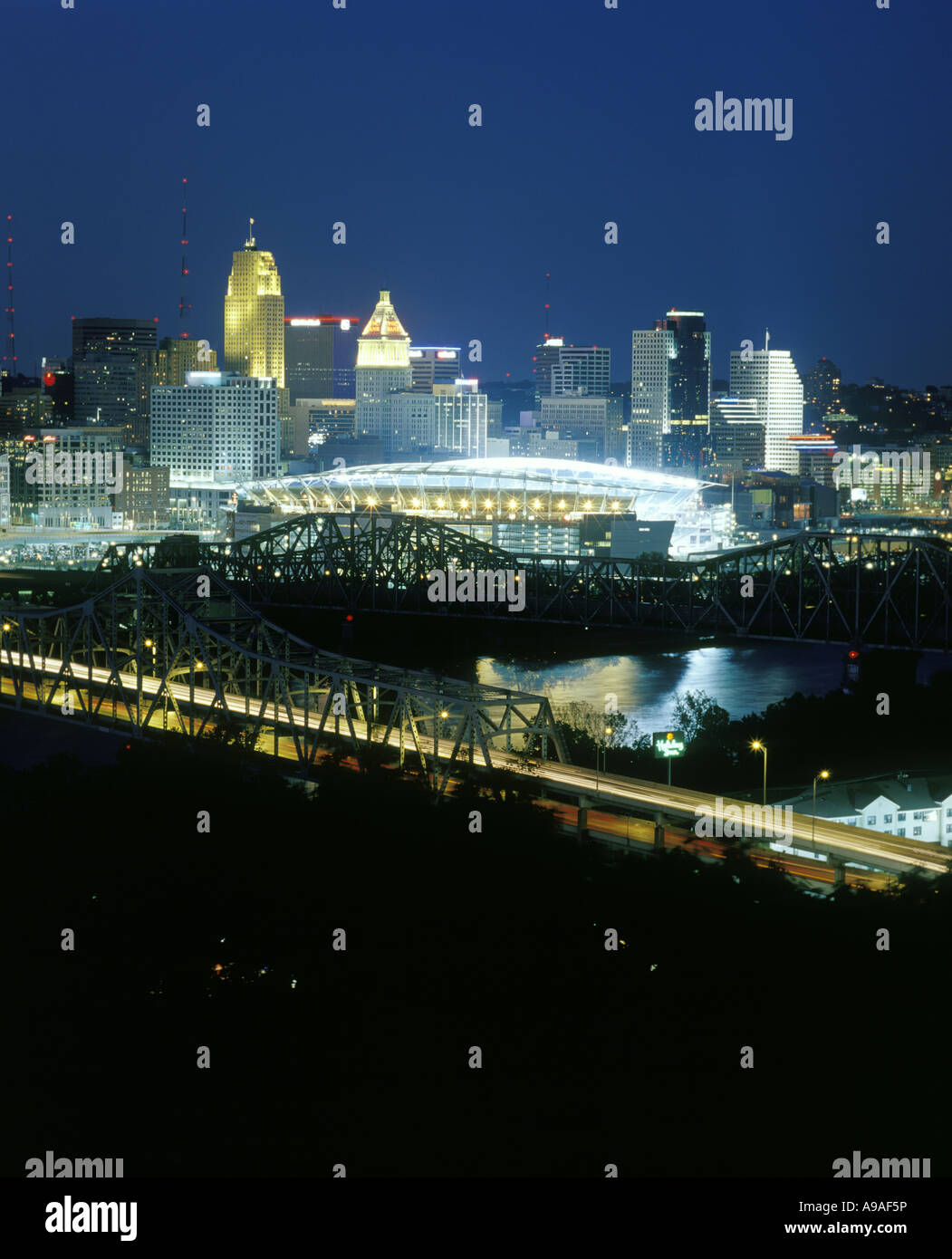 DOWNTOWN SKYLINE CINCINNATI OHIO USA Stock Photo - Alamy