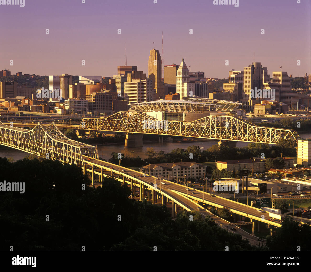 DOWNTOWN SKYLINE CINCINNATI OHIO FROM COVINGTON KENTUCKY Stock Photo ...