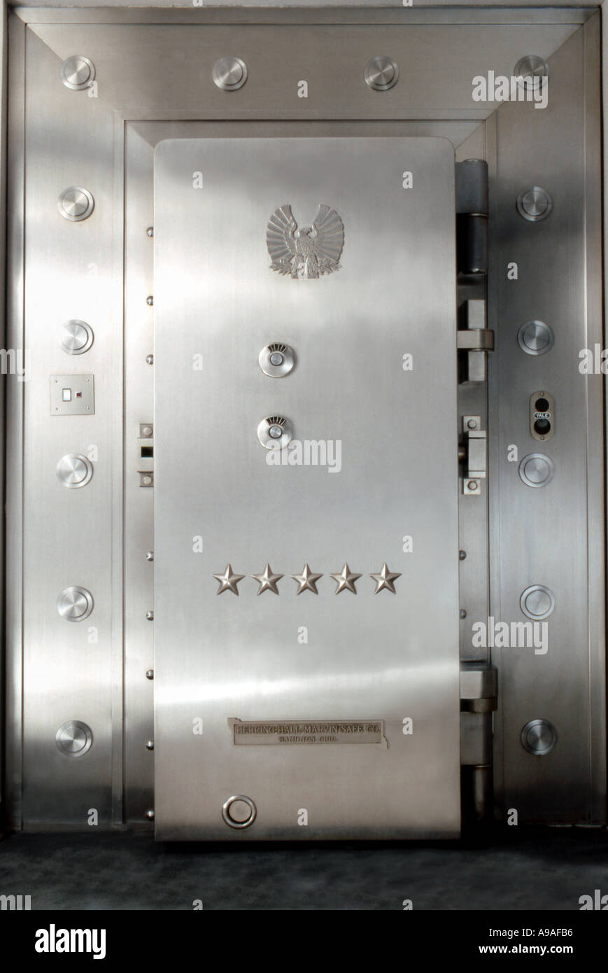 Brushed stainless steel Bank vault Stock Photo - Alamy