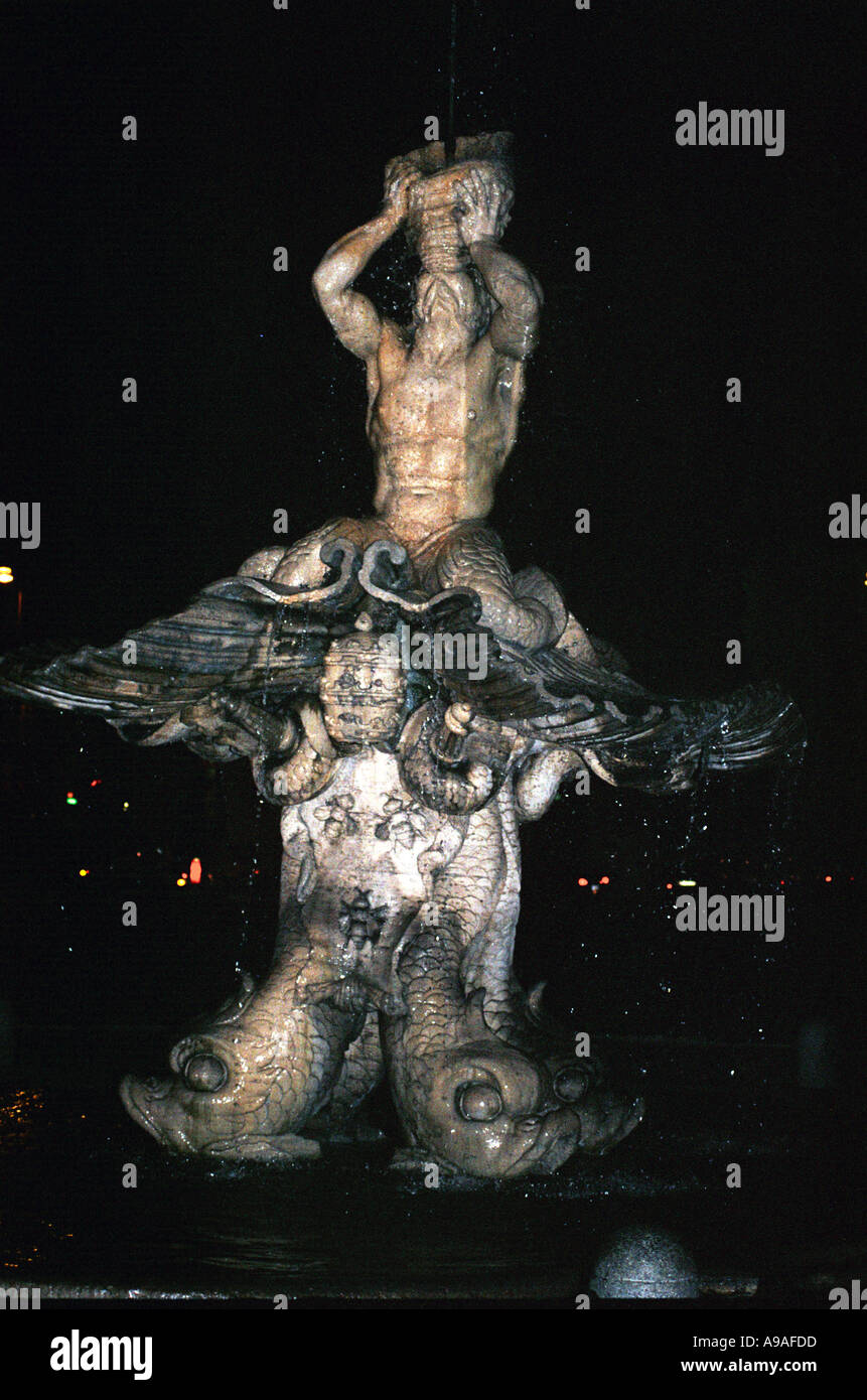 Sea shells in a fountain hi-res stock photography and images - Alamy