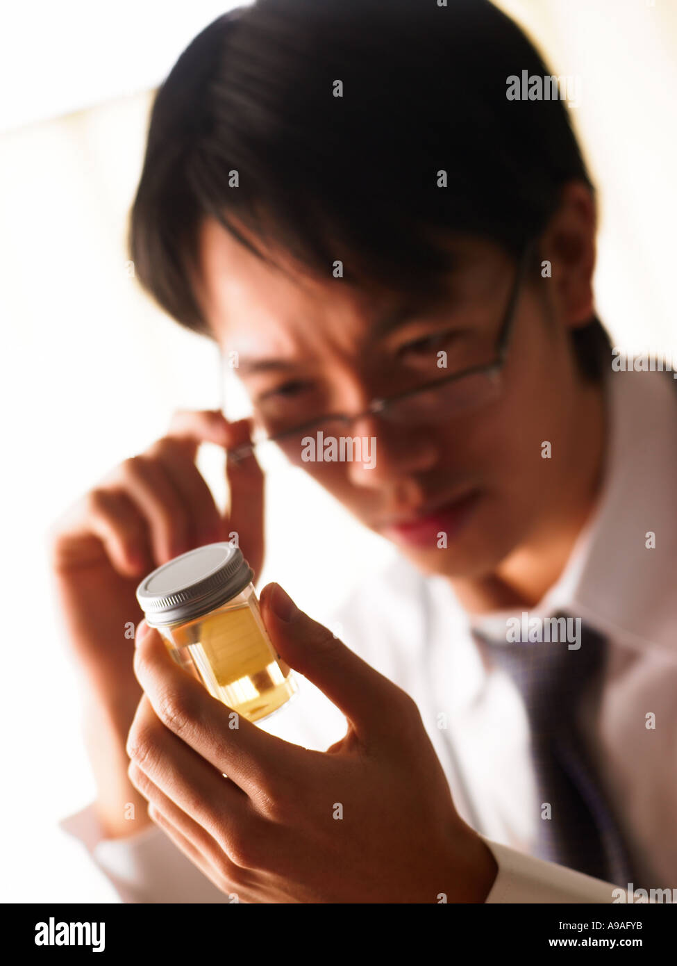 Medic with case notes doctor sample hi-res stock photography and images ...
