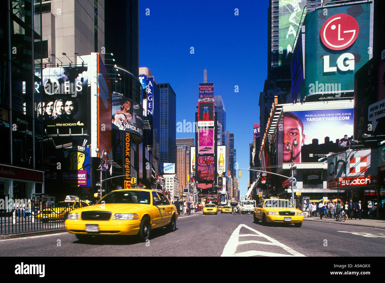 TAXI CABS TIMES SQUARE MANHATTAN NEW YORK USA Stock Photo - Alamy