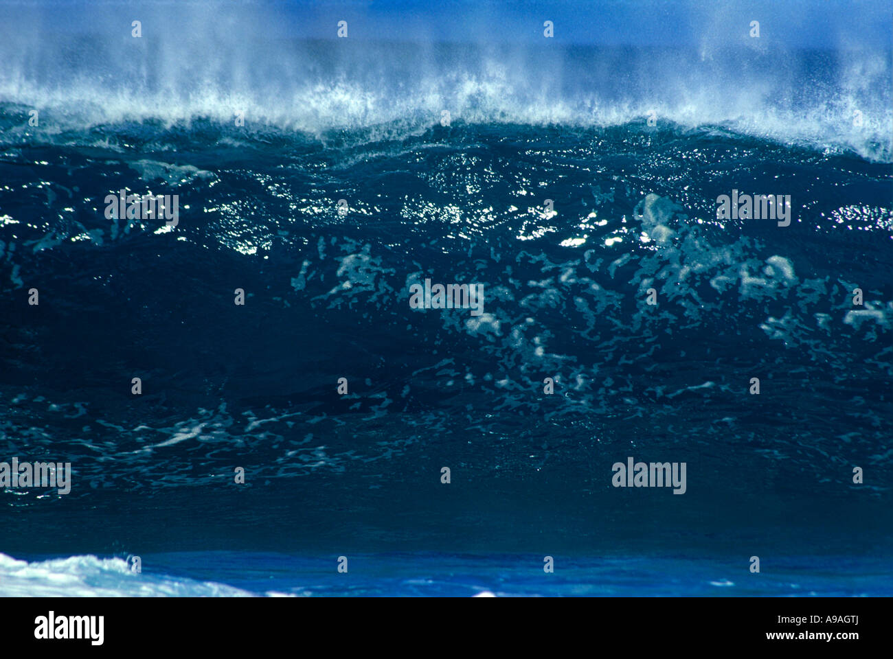 STORM SHOREBREAK WAVE Stock Photo - Alamy