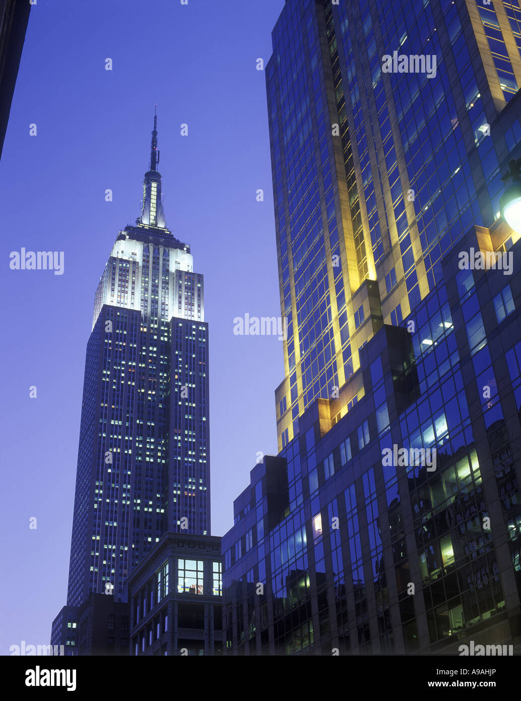 EMPIRE STATE BUILDING (©SHREVE LAMB & HARMON 1931) FIFTH AVENUE ...