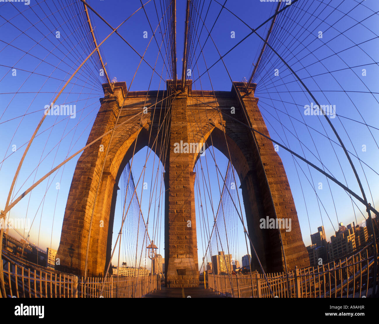 BROOKLYN BRIDGE TOWER MANHATTAN NEW YORK CITY USA Stock Photo - Alamy