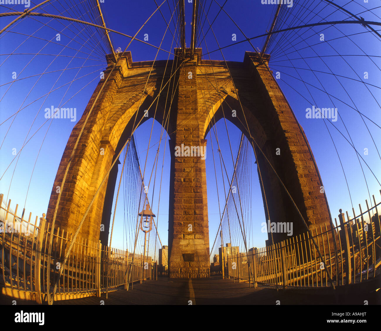 BROOKLYN BRIDGE TOWER MANHATTAN NEW YORK CITY USA Stock Photo - Alamy