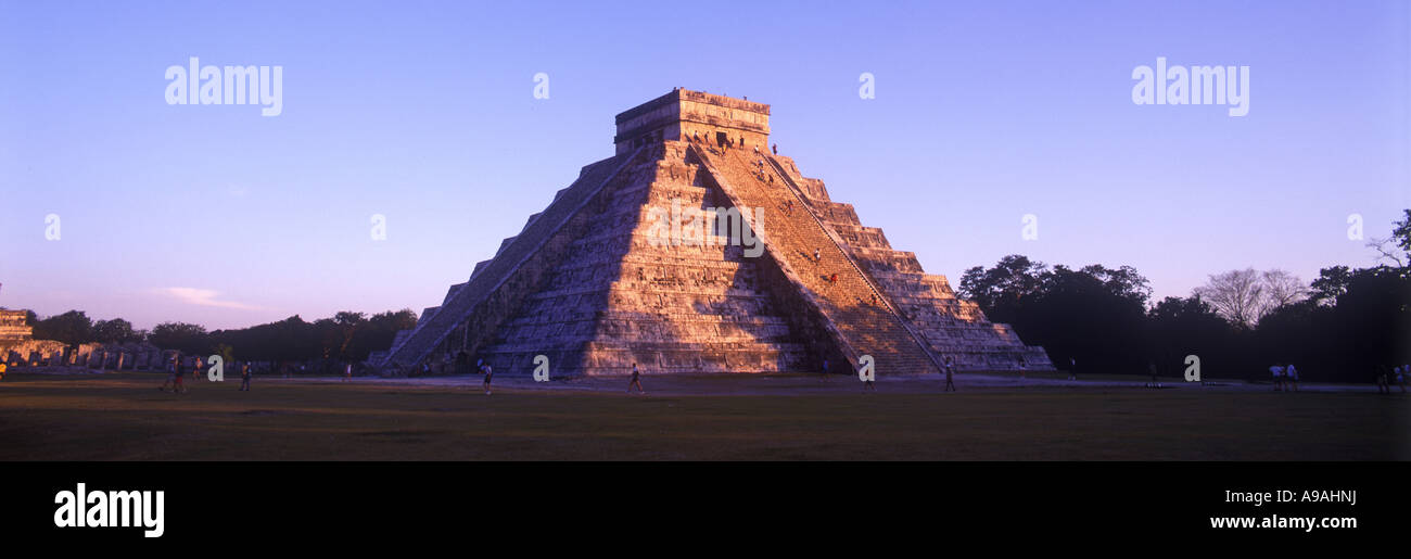 EL CASTILLO KUKULKAN PYRAMID CHICHEN ITZA MAYAN RUINS YUCATAN MEXICO ...