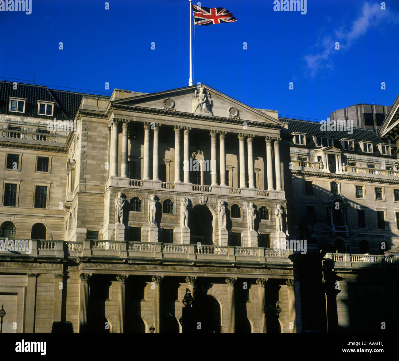 Bank urban business district hi-res stock photography and images - Alamy