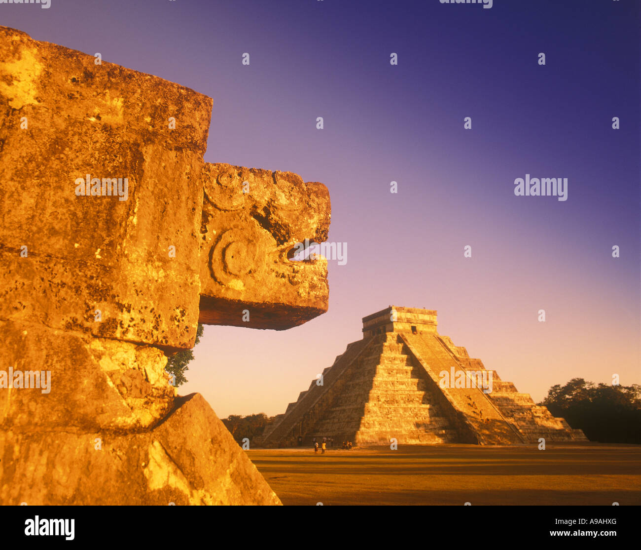 JAGUAR PLATFORM EL CASTILLO KUKULKAN PYRAMID CHICHEN ITZA MAYAN RUINS ...