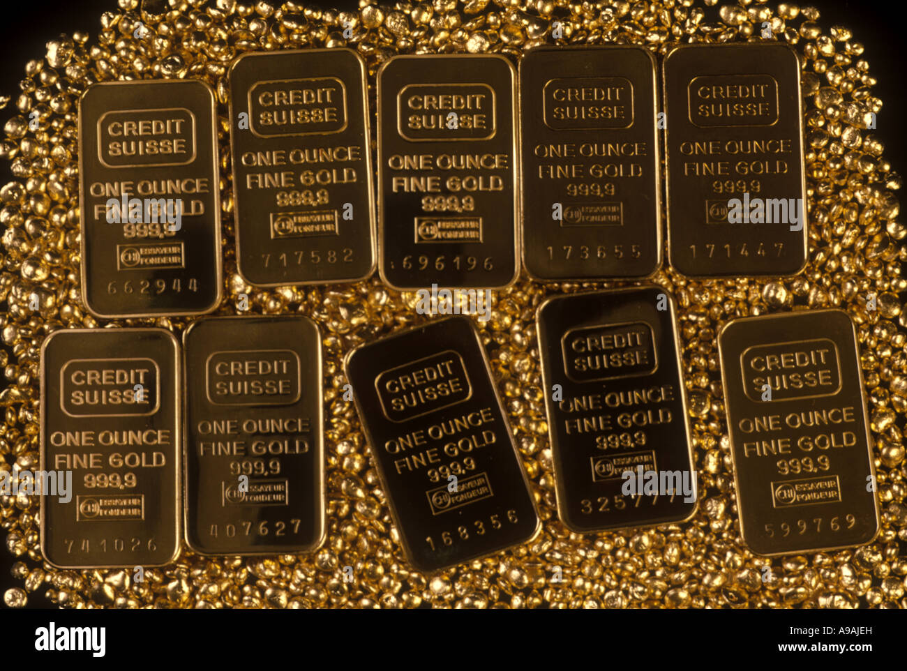 10 OUNCES GOLD BULLION BARS ON GOLD SHOT Stock Photo - Alamy